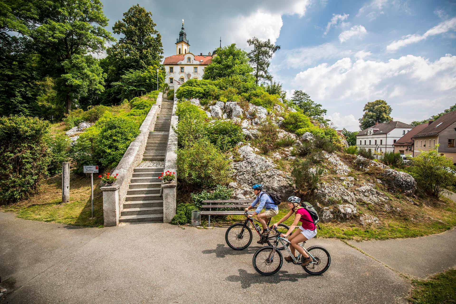 Pleystein Kreuzberg & Rosenquarzfelsen direkt am Radweg Bockl